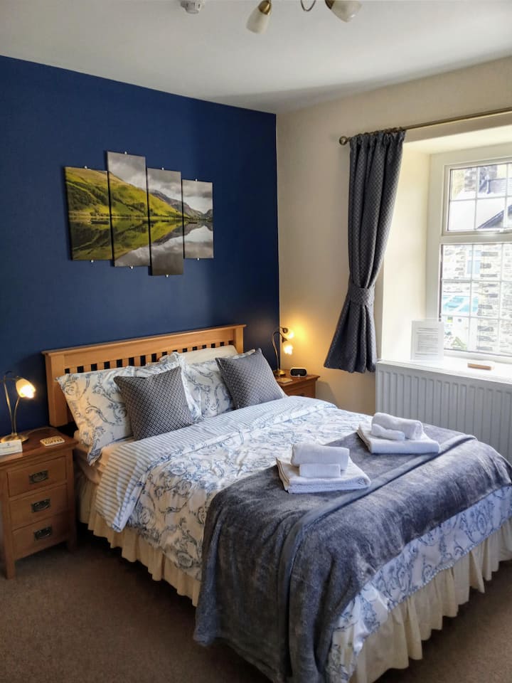 Triple Ensuite At Oakfield House Bed And Breakfast - Betws-y-Coed
