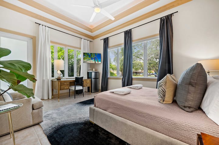 Coconut Suite @ The Vanderbilt | Boutique~bnb - Florida