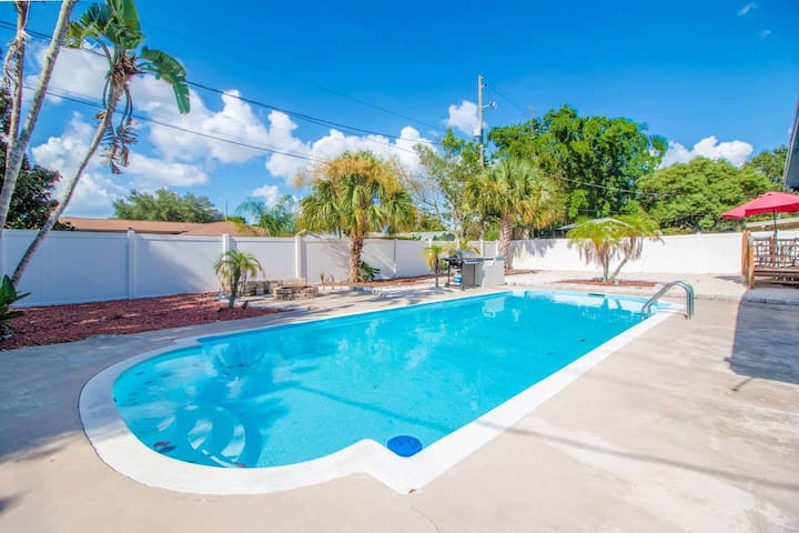 4br Orlando Home • Pets + Family Comfort & Deals - Orlando