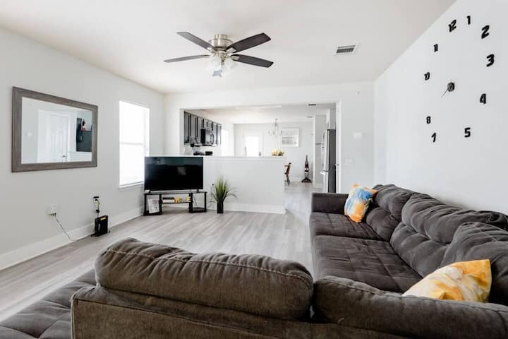 Comfy Room (2) Near Downtown Austin And Airport - Austin, TX