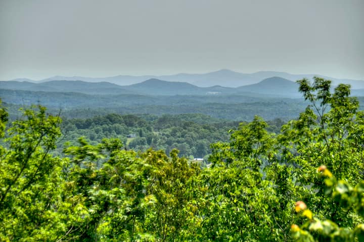 Logging Memories | Mtn Views + Hot Tub + Games - Blue Ridge, GA
