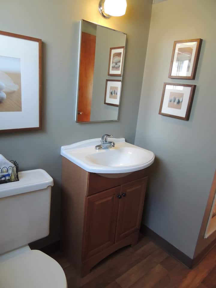 John Wayne's Waterfront Resort - Cabin 5 - Sequim, WA