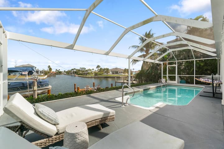 Cozy, Waterfront Pool Home For Family Fun - Marco Island, FL