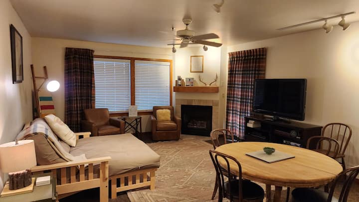 Comfortable Mountain Condo With Valley Views - Whitefish