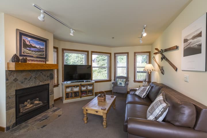 Condominio De Lujo De 2 Dormitorios Y 2 Baños. - Whitefish, MT