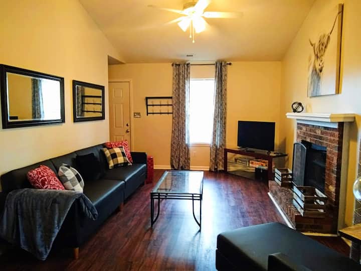 Midway Park Hideaway @ Topshelfstays - Jacksonville, NC