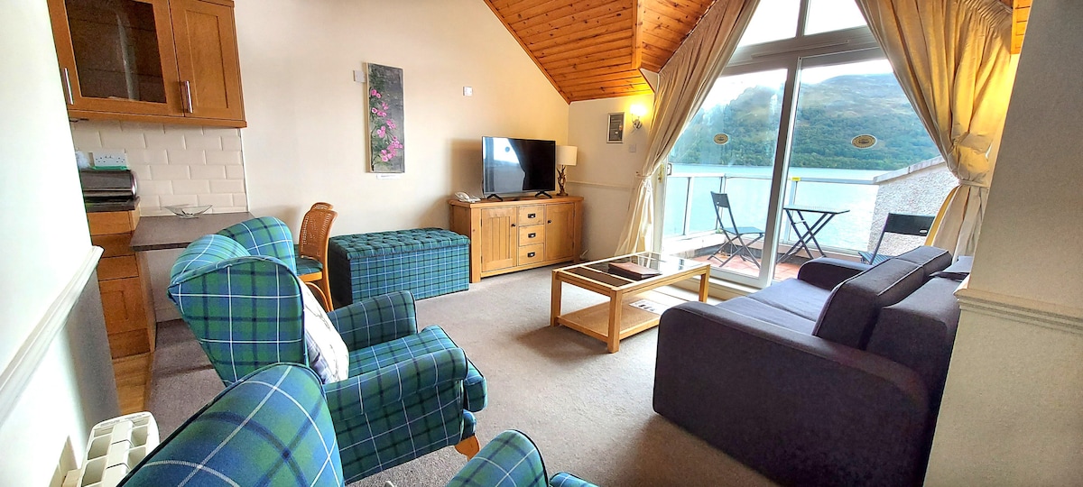 Loch Rannoch Highland Club. Lochside Lodge 8 - Houses for Rent in ...