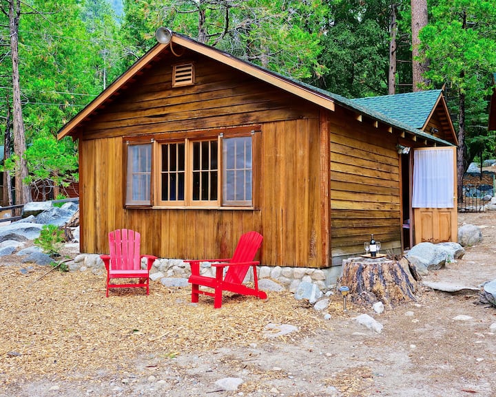 Indian Rock Rustic Studio Cabin Near Hiking Trails - Mount San Jacinto State Park, Idyllwild-Pine Cove