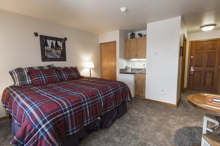 Comfortable Condo In Resort Upper Village - Whitefish