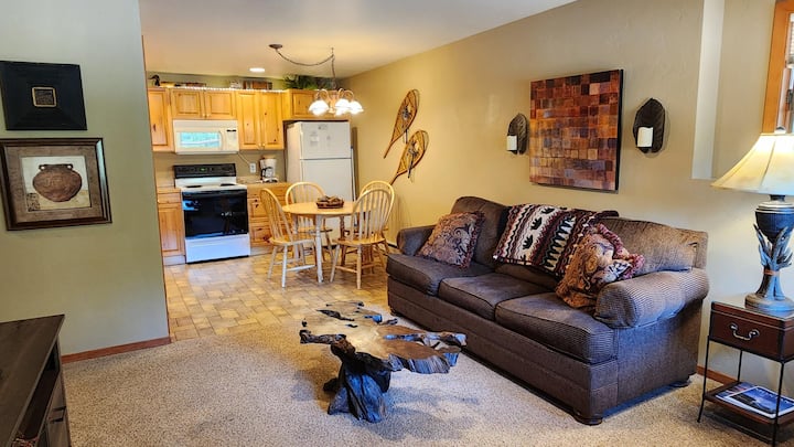 Gorgeous 4 Bedroom 4 Bathroom Grey Wolf Den - Whitefish, MT