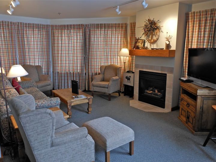 Comfortable Condo Near Slopes - Glacier National Park