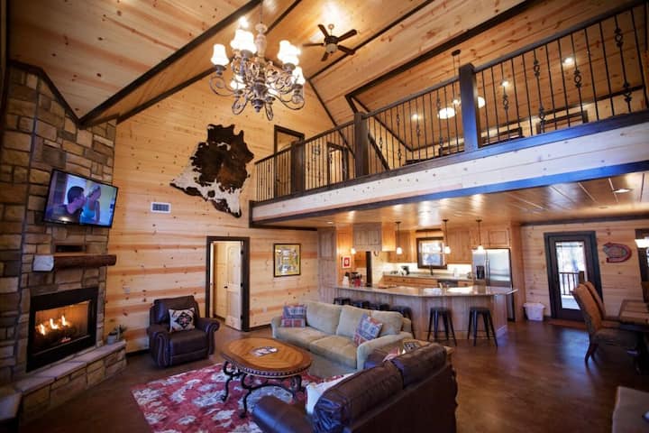 Luxury 5bd Cabin W/ Hot Tub Near Broken Bow - Oklahoma