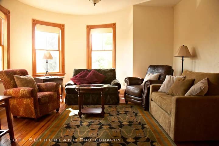 230b2.2 | The Roseclair Redline | Ac & W/d | Rm #2 - Cambridge, MA