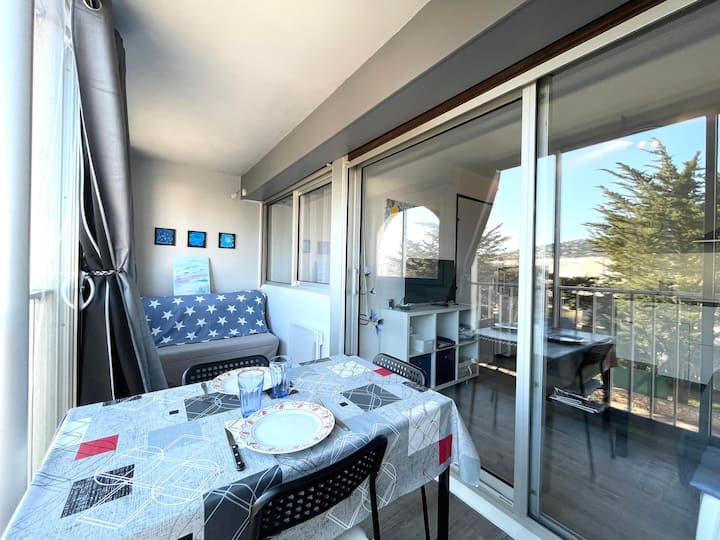 Sète: 2 Pièces à 200m Plage, Parking & Loggia - Sète