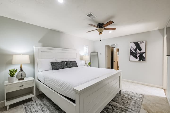 Cozy Apt 10 Mins To Dwtn W/ Free Parking And Wifi - Houston, TX