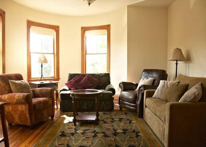 230b2.1 | The Roseclair Redline | Ac & W/d | Rm #1 - Boston, MA