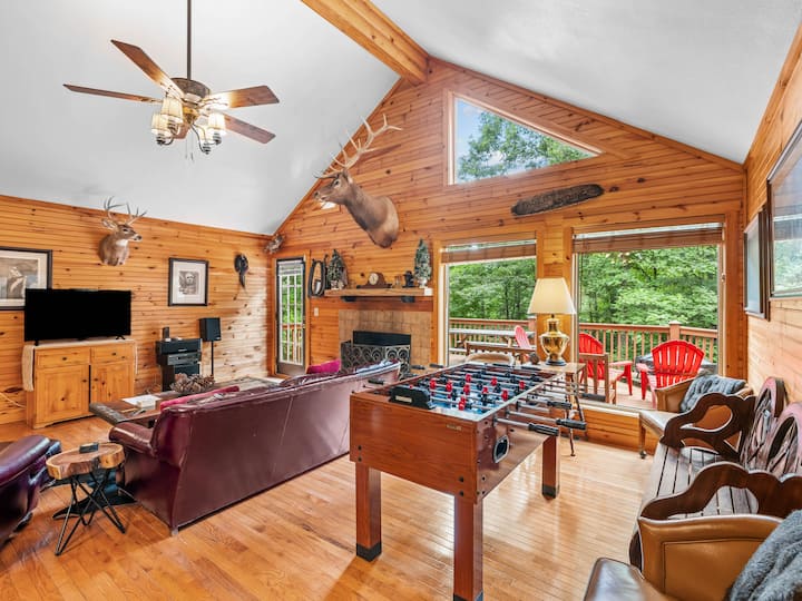 Antlers On Buckhorn - Good Times On The Mountain Top! - Sautee Nacoochee, GA