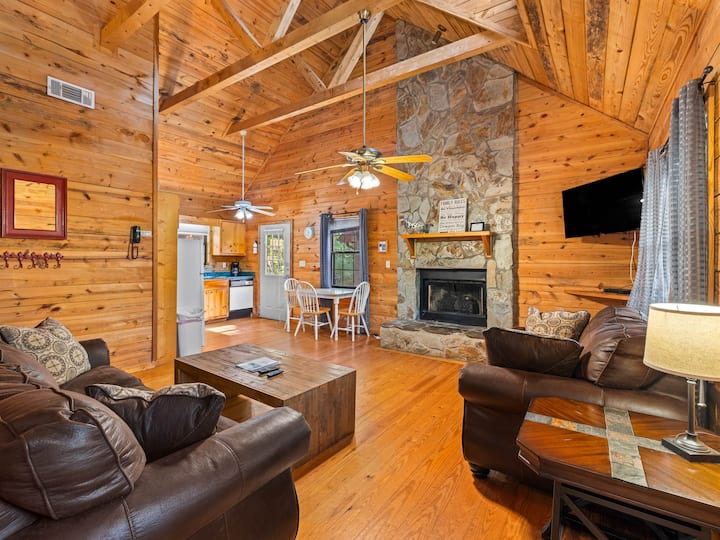 Country Charm B - Helen, GA