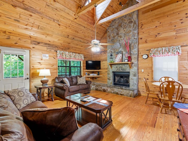 Country Charm A - Helen, GA