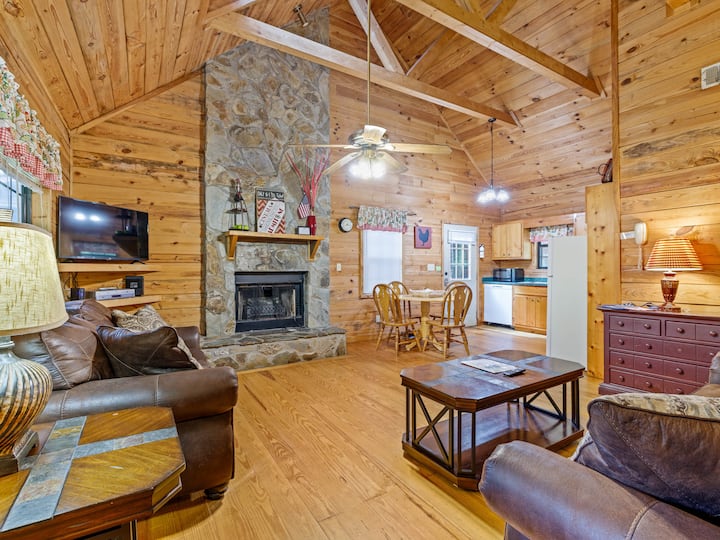 Country Charm A - Helen, GA