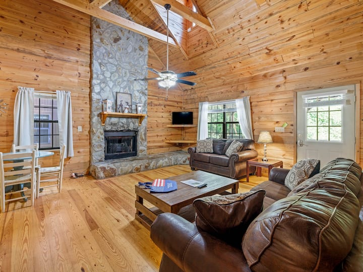 Country Charm C - Helen, GA