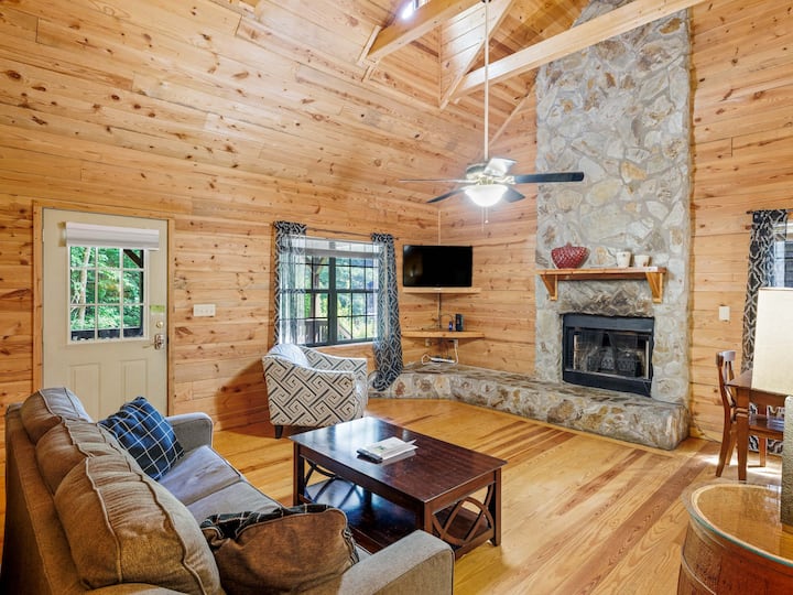 Country Charm D - Helen, GA