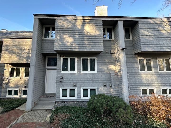 R18 Updated Ski-in/out Bretton Woods Townhome, Ac! - Bretton Woods, NH