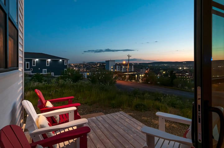 Executive Home With Incredible Views - Saint John's