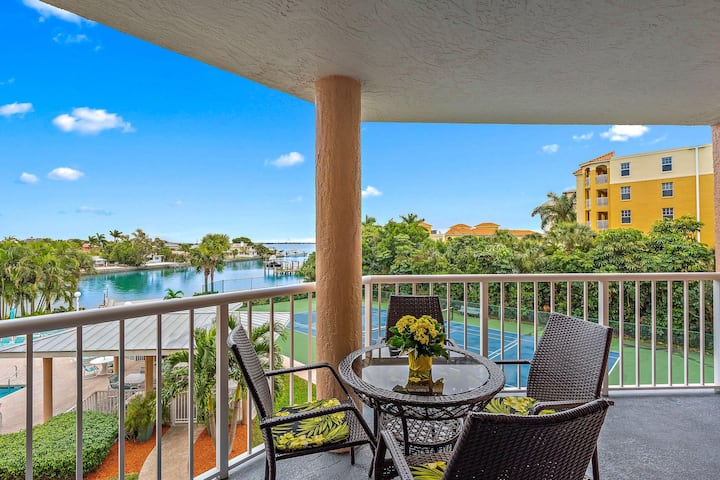 Bay Views | Updated Stay In Prime Beach Location - St. Pete Beach, FL