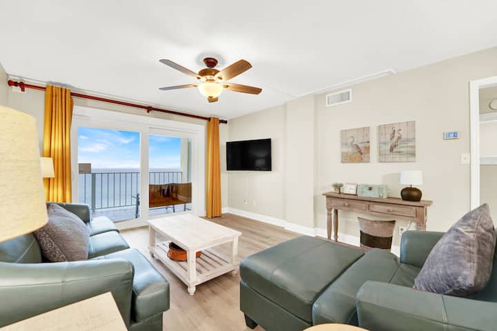 1 Bedroom Beach Front Newly Renovated Deluxe Condo! Beach Chairs Included - Panama City, FL