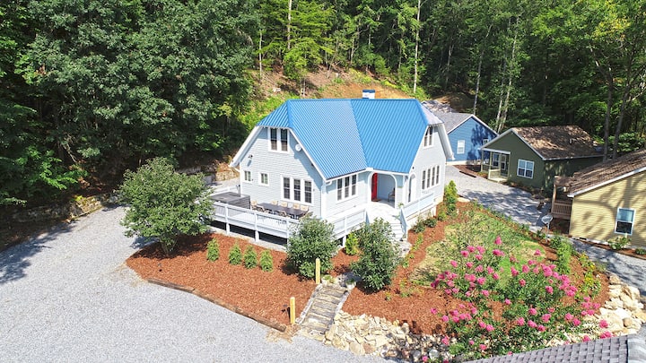 Historic Bryson House Beautifully Restored - Bryson City, NC
