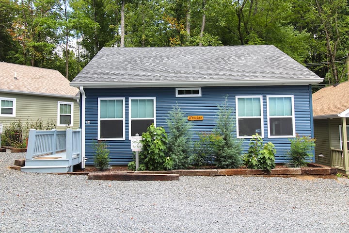 Sitting On The Rock, Modern Creekside Cottage In Bryson City. - Bryson City, NC
