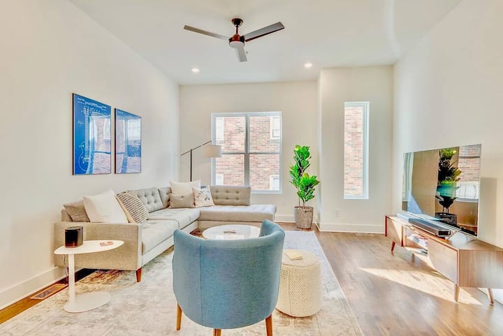Huge Luxury Brand New Downtown Home W Rooftop Deck - Nashville, TN