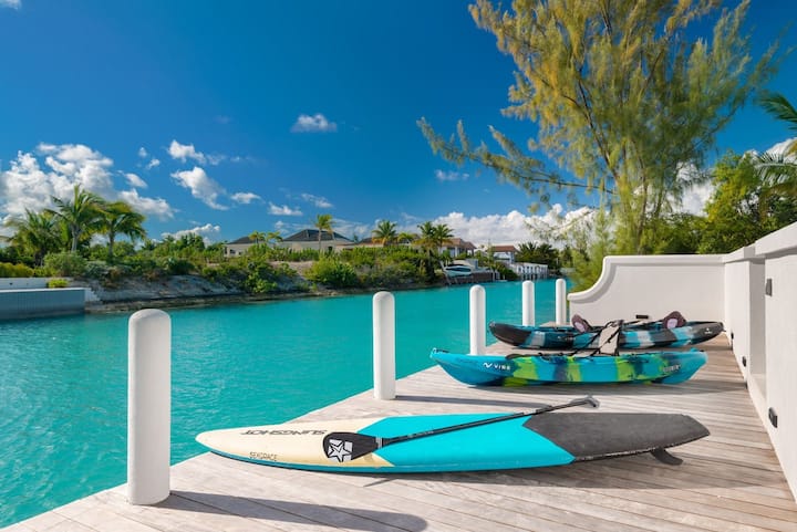 Seagrace Villa Is 5bdrm Waterfront - Turks and Caicos Islands
