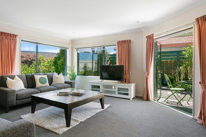 Secluded & Cosy - 5min To Town *No Service Fee* - Taupō