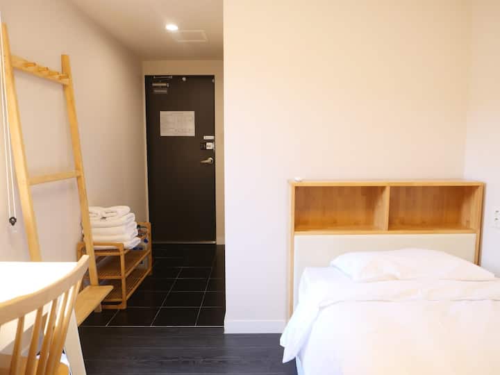 Double(3.6)|anguk/jongno3ga, Utilitarian Laundry - Seúl