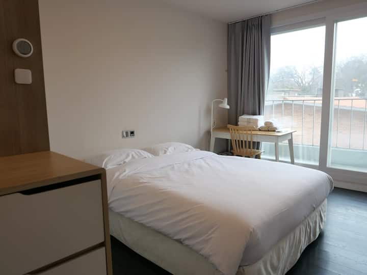 Double(4.5)｜near Anguk, Spacious Room W/ Balcony - Seoul
