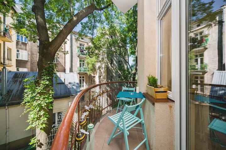 A. Spacious Rustic Staszica Apartment - Krakow