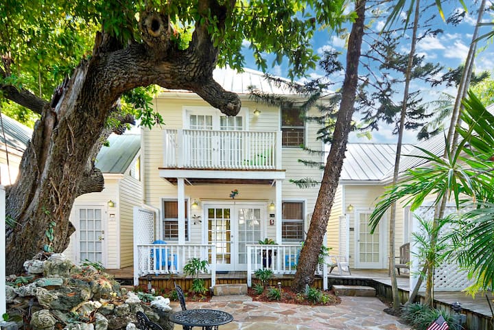 Tranquility By Avantstay | Close To Duval St - Key West, FL