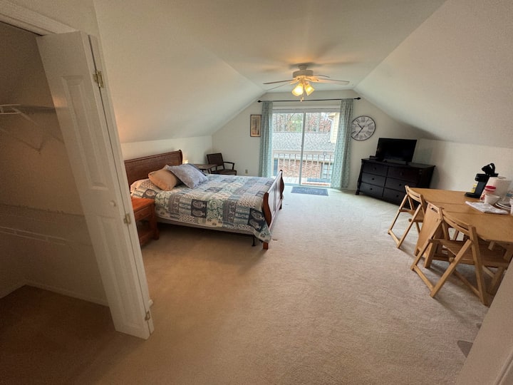 Private Entry Apartment In Quiet Neighborhood - High Point, NC