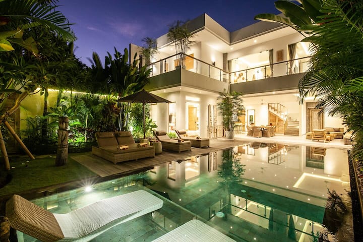 Modern 4bd Villa, Amazing Location In Seminyak - Seminyak