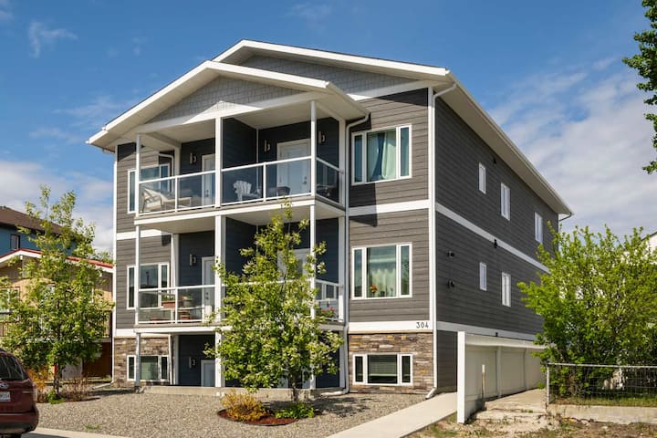 Nn - The Crown - Downtown 2-bed 2-bath - Whitehorse