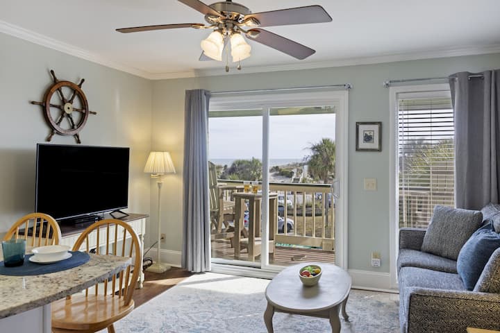 Oceanfront Sea Cabin On The Front Beach Of Isle Of Palms - Isle of Palms, SC