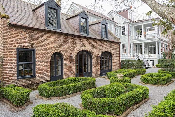 Casa Zoë | Historic Garden Carriage House Chs - Charleston