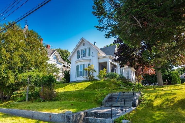 Pleasant House In Rockport: Rock 'N' Roll Vibes - Front Beach, MA