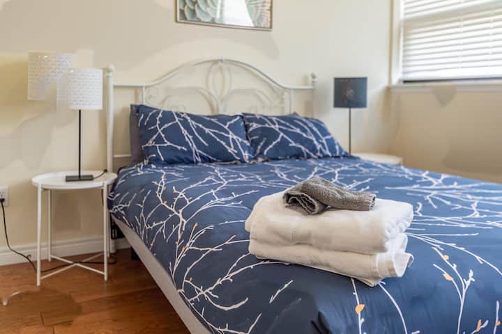 Sunny Downtown Loft With Ac - Nova Scotia
