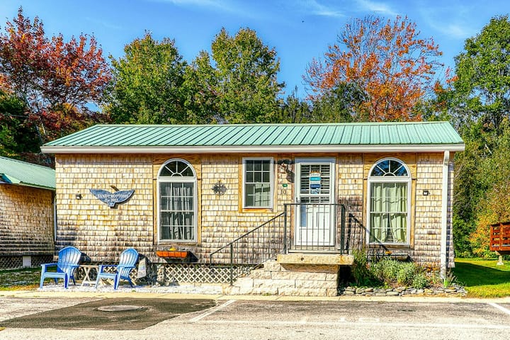 2br Cottage With Pool, Bbq Area, Full Kitchen, W/d - Kennebunk, ME