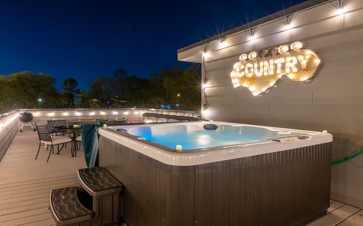 Two Brand New Luxury Homes! Rooftop + Hot Tubs! - Nashville, TN
