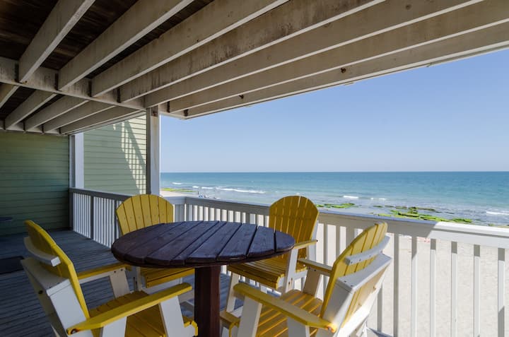 Roomy Ocean Front Condo In Ocean Dunes! - K139 - Bald Head Island, NC