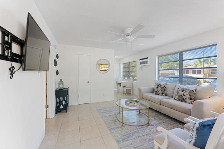 Sailboat Bend Hideaway | King Bed 716-1 - Fort Lauderdale, FL